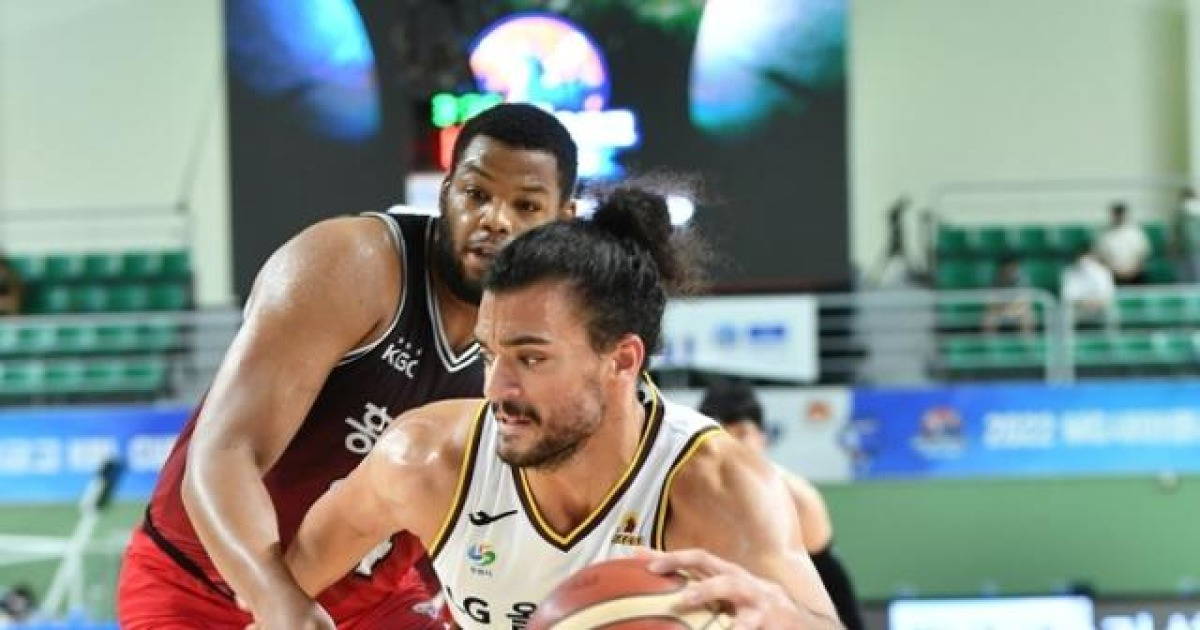 LG, 지난 시즌 준우승 KGC인삼공사 누르고 컵대회 4강 선착