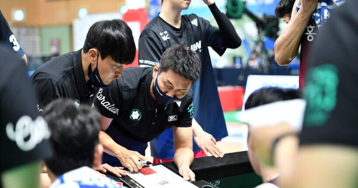 [KBL컵] 'KGC 부임 후 첫 패' 김상식 감독 "선수들 몸이 무거웠다"