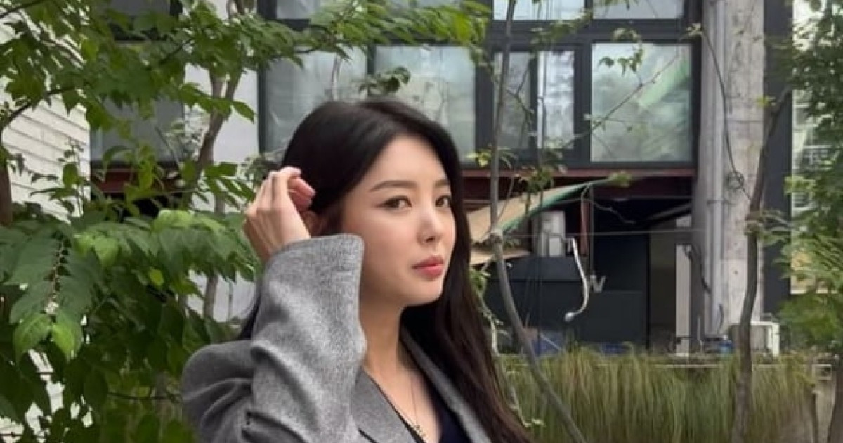 '167cm·47kg' 엄현경, 옷태가 남다른데.."아직도 세상 어색한 극I"[TEN★]