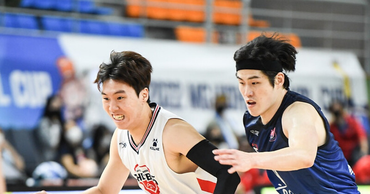 [KBL 컵대회] 결정적 득점 올린 현대모비스 이우석 "LG 잡고, 감독님 기 살려드리겠다"