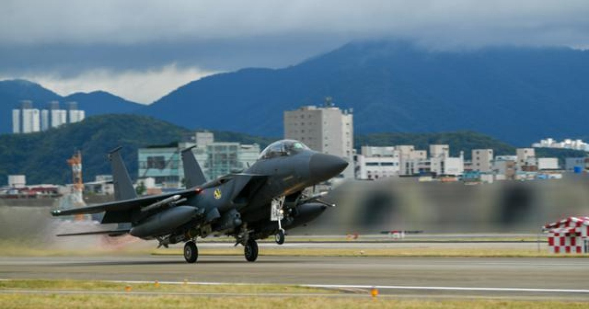 北 미사일 도발에, 한미 F-15·F-16 전투기 8대 띄워 정밀폭격 훈련