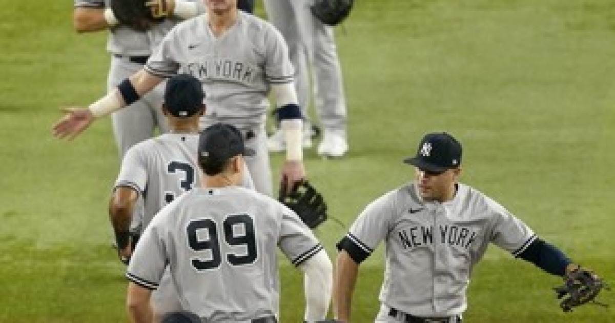 Yankees Rangers Baseball