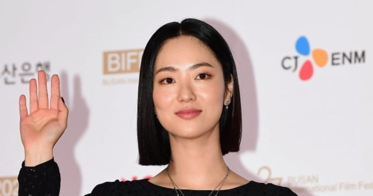 [TEN 포토] 전여빈 '반짝이 옷보다 빛나는 미모'(27th BIFF)