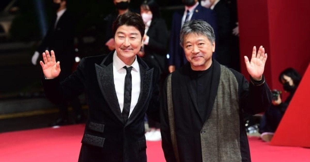 [포토] 송강호-고레에다 히로카즈 감독, '두 남자의 멋진 미소' (27th BIFF)