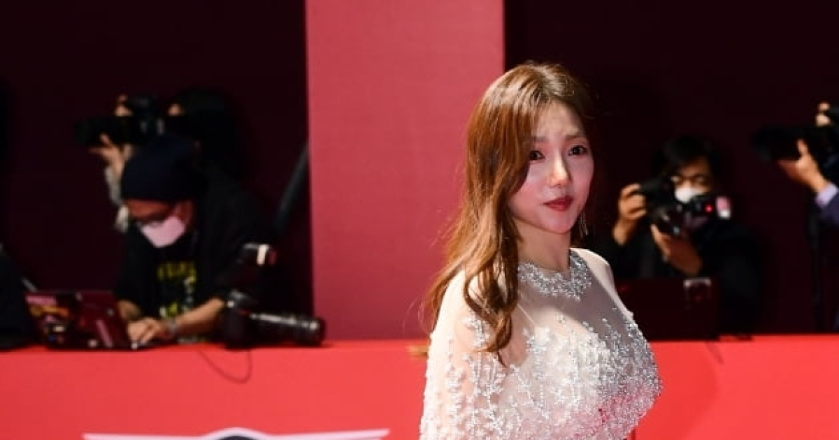 [포토] 이채영, '우아함 뽐내며 등장' (27th BIFF)