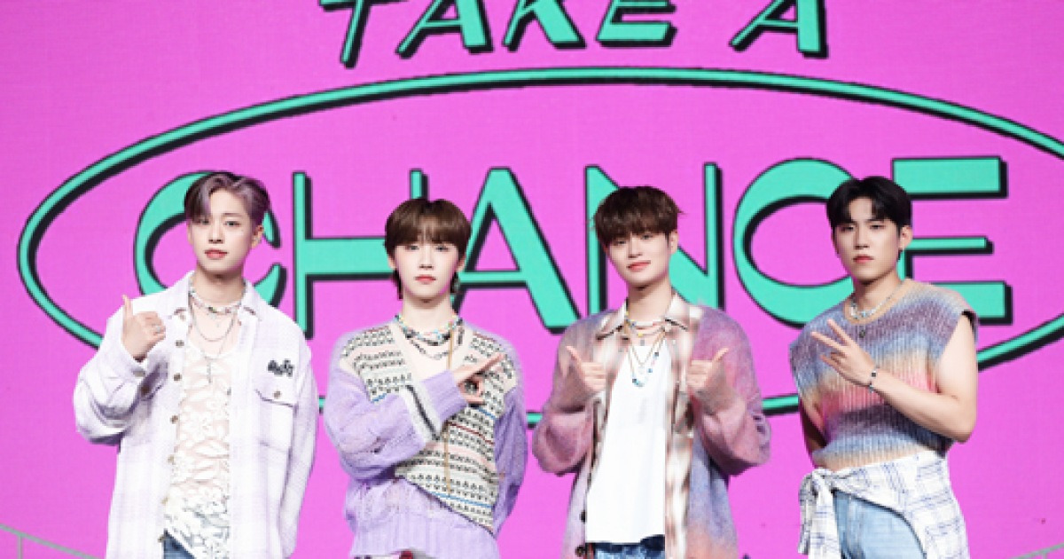 에이비식스(AB6IX), 달달섹시로 돌아왔다 '슈가코트' 첫무대 [MD동영상]