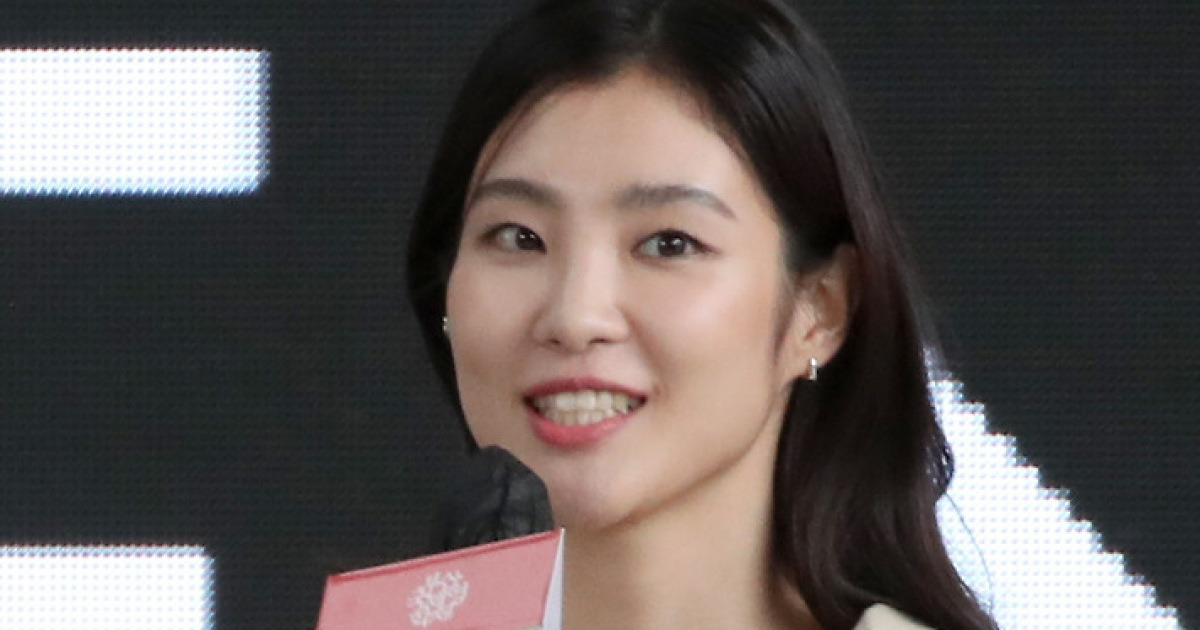 부국제 찾은 썸바디의 김수연 배우