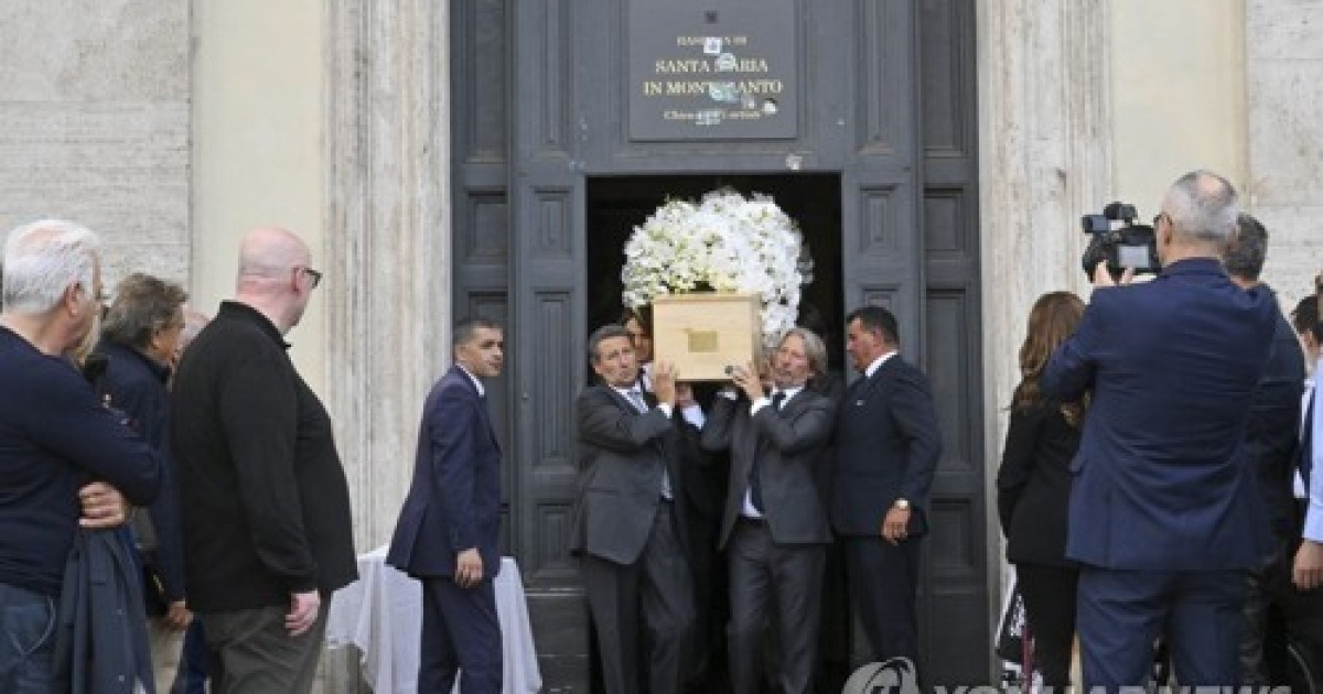 ITALY FASHION FENDI FUNERAL