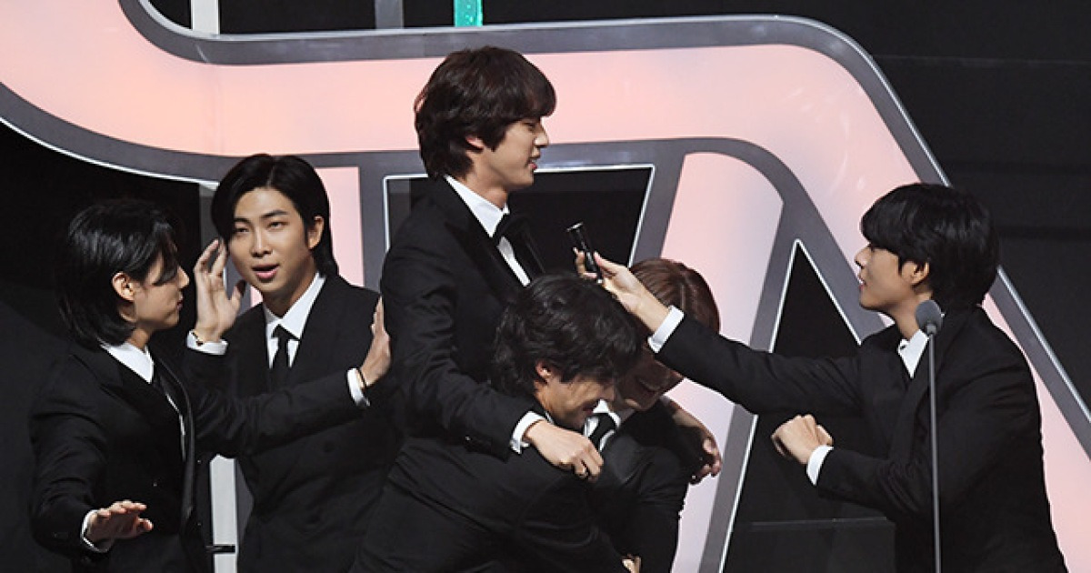 [2022 TMA]BTS 진, '팬앤스타 초이스 개인부문' 수상