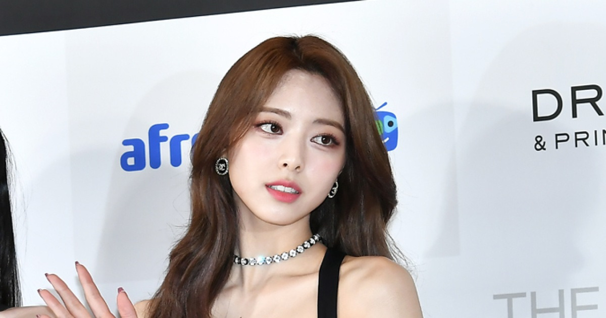 ITZY 유나, 극강의 청순 매력 (TMA)[포토엔HD]