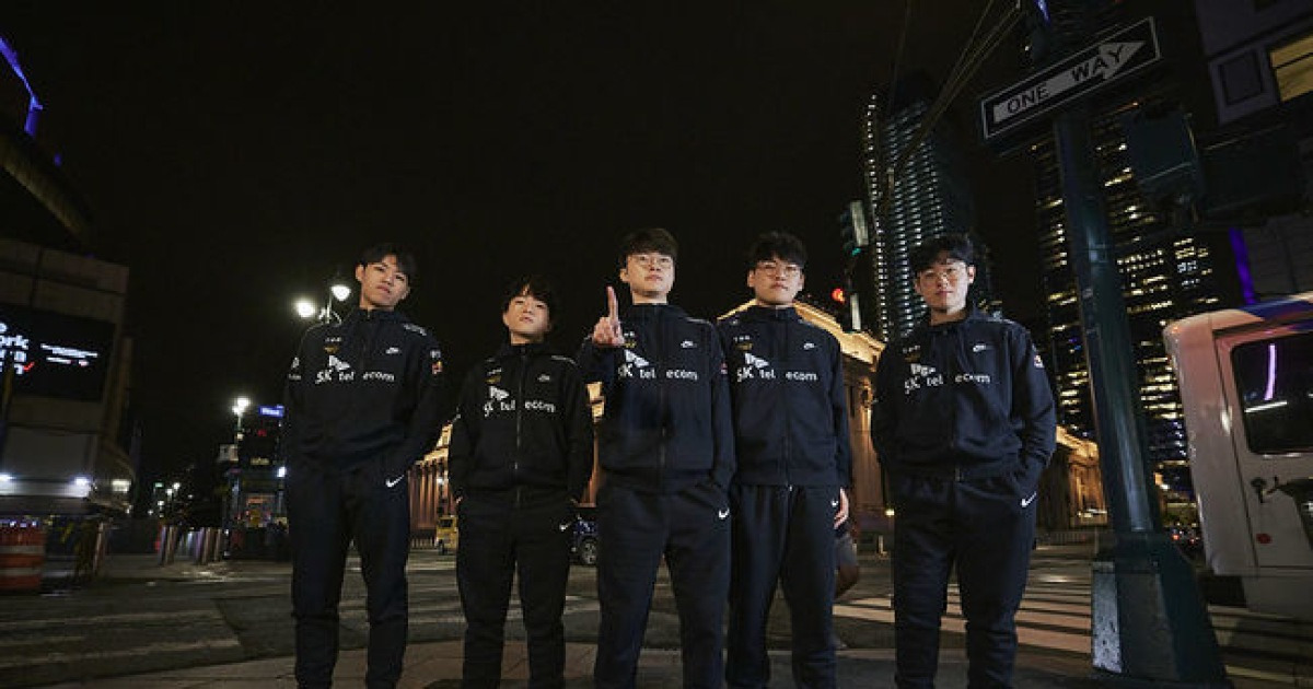 T1, 디펜딩 챔프 EDG 22분만에 격파 [롤드컵]