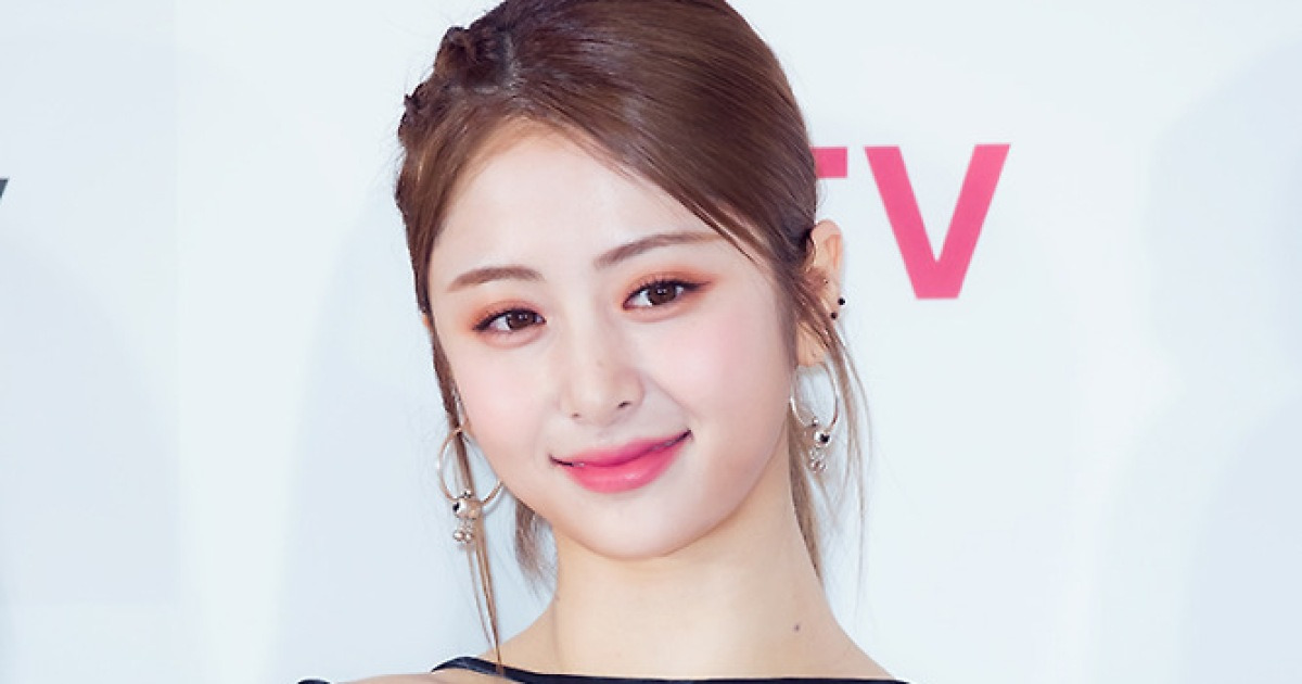 [bnt포토] 르세라핌 허윤진 제니퍼 허는 사랑입니다 더팩트뮤직어워즈