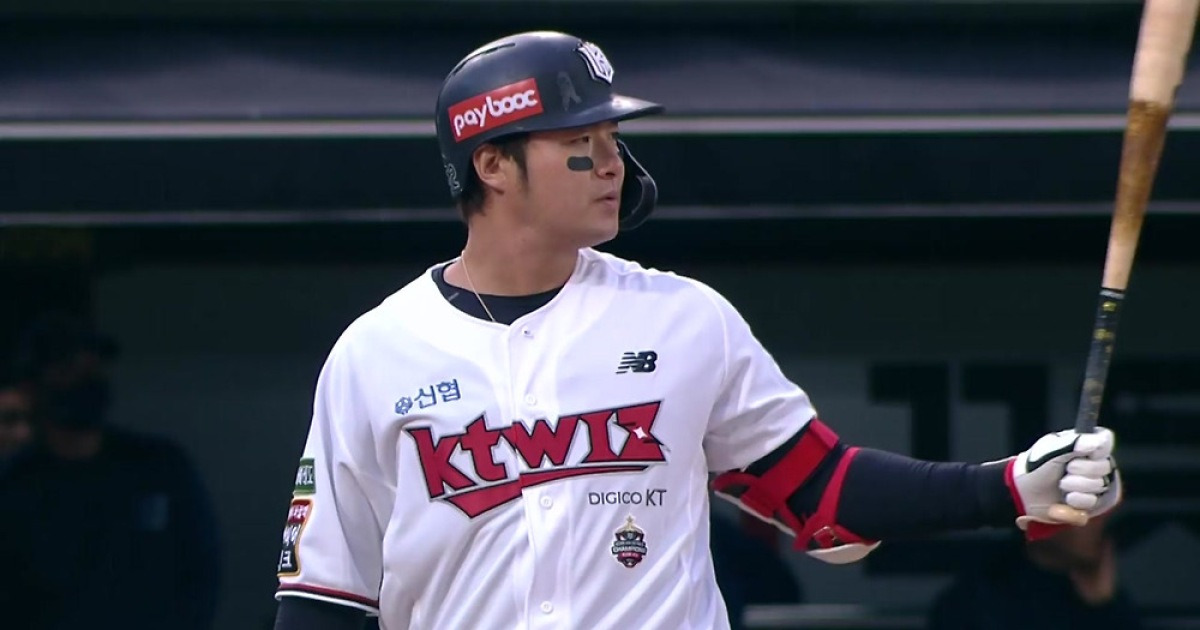 kt, NC 꺾고 3위 유지..박병호, 8회 대타 쐐기 홈런