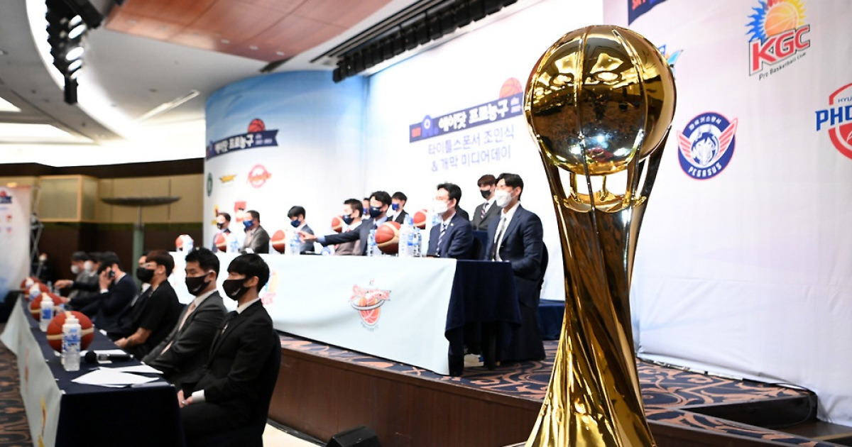 [포토] 2022-2023 KBL 우승 트로피의 주인은 누구?