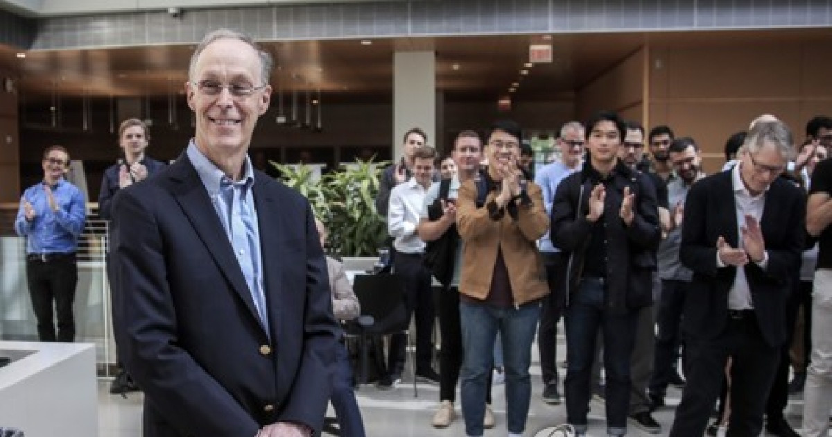 USA DOUGLAS DIAMOND WINS ECONOMICS NOBEL