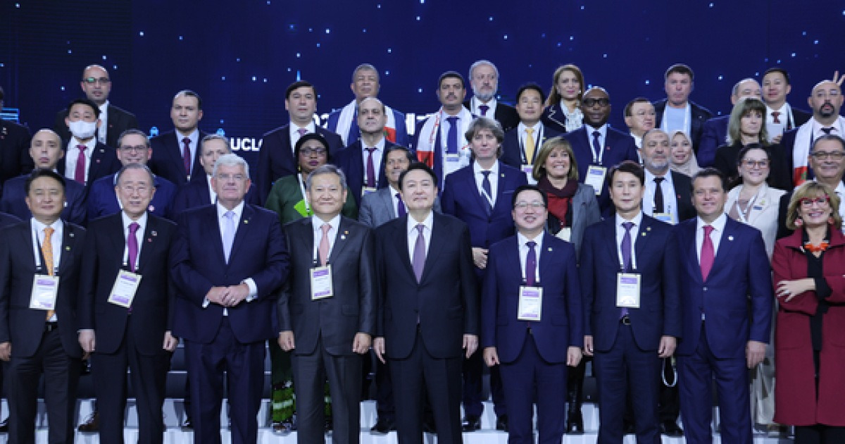 Local government leaders discuss the world in Daejeon