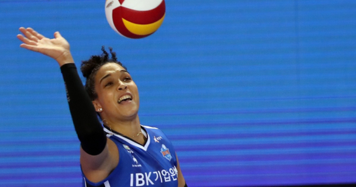 IBK Altos replace foreign player a week before V League season starts