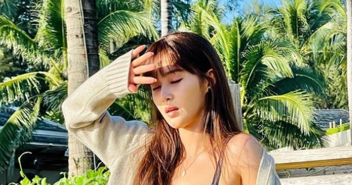 유리 앞머리 내리고 한껏 어려졌네 햇살보다 빛나[스타in★]