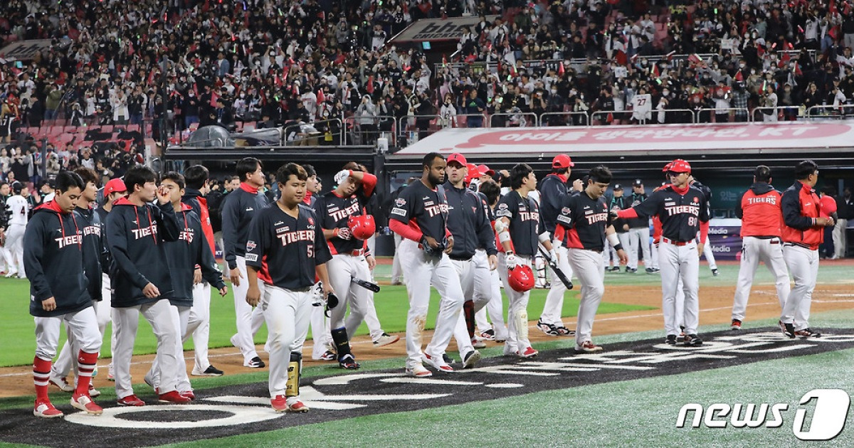 [WC1] KIA 탈락..'패장' 김종국 "과감하게 결단해야 했는데 미흡했다"