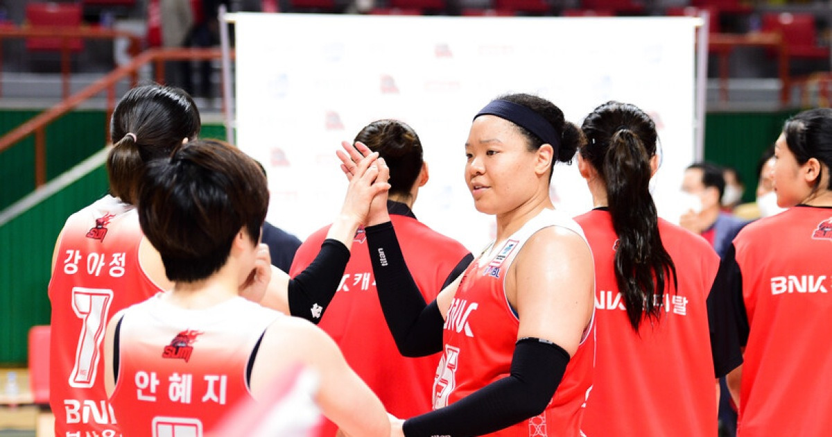 또 PO 진출 노리는 BNK 행복회로, 김한별과 훈련한다