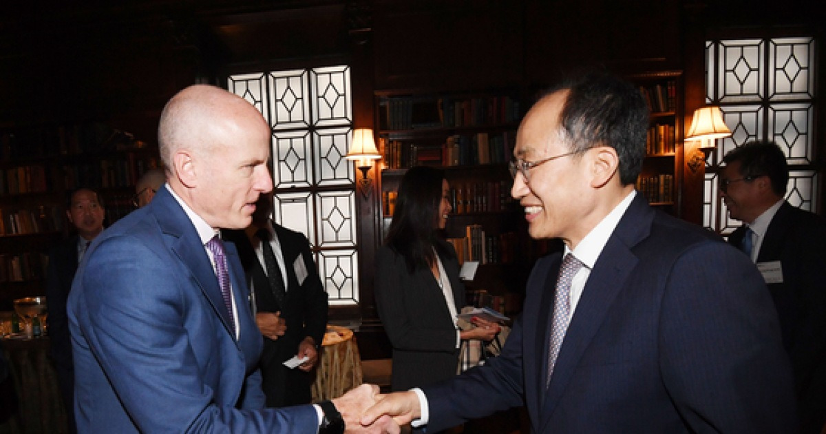 Choo insists on discipline as Korea's fiscal deficit jumps