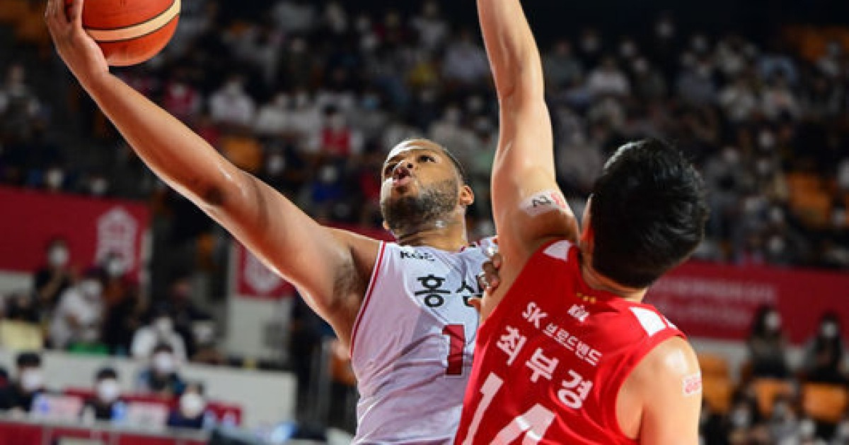 스펠맨, '묘기같은 슛' [사진]