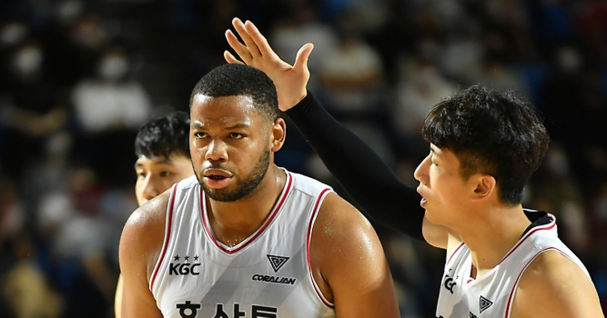 KGC, SK 꺾고 작년 챔결 패배 설욕..캐롯은 창단 첫 경기서 승리(종합)