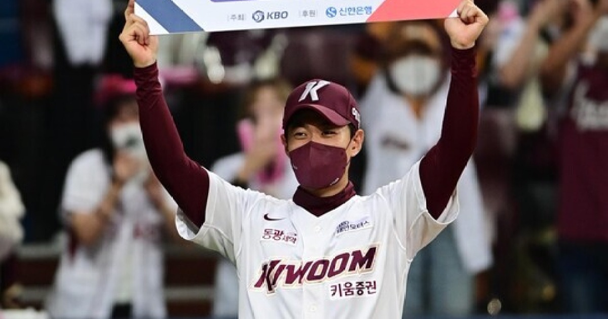 'PS 0.429' 가을에 뜨거워지는 MVP 송성문 "비결 알았으면 시즌중에도 잘했죠"[준PO1]