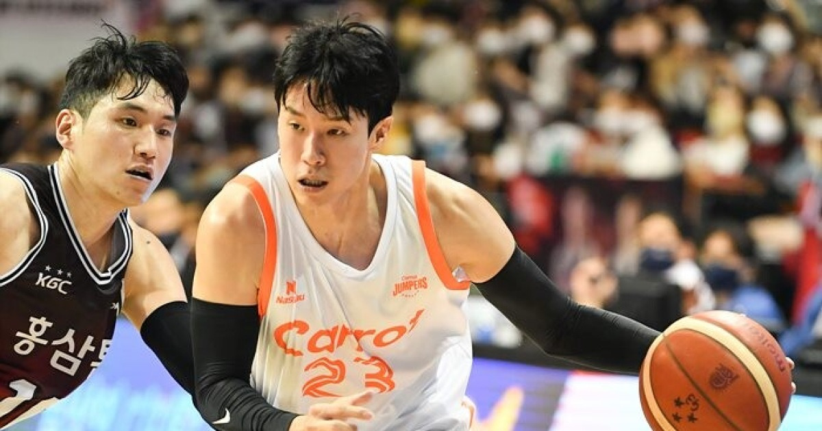 [JB포토] KGC 홈개막전, 돌파하는 캐롯 전성현