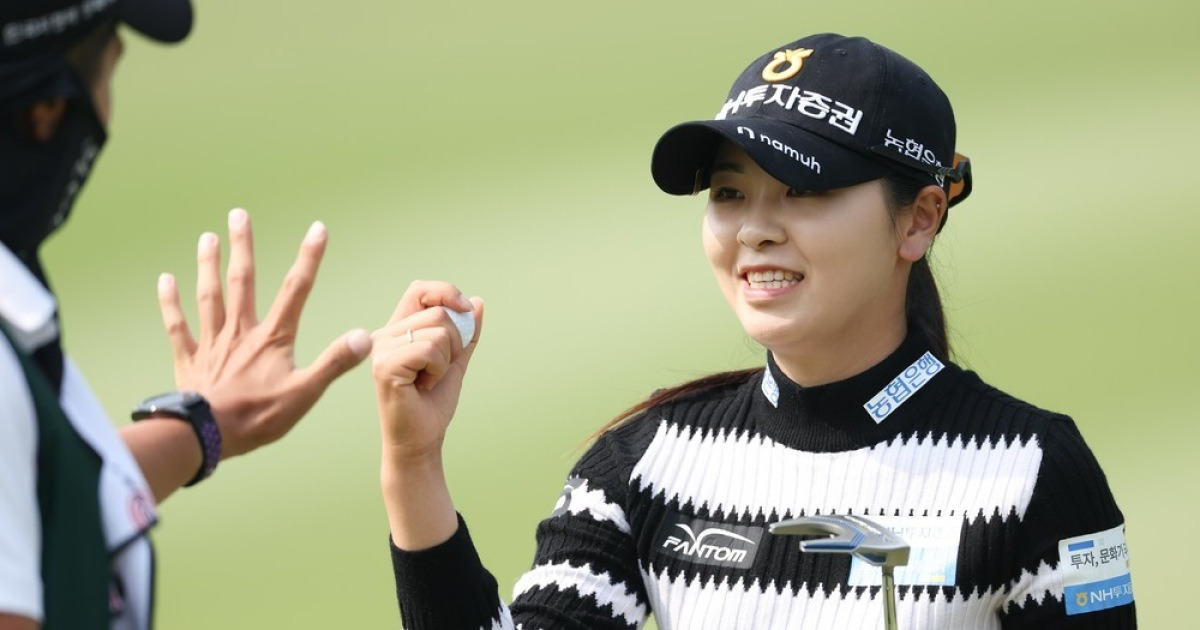 '드디어 해냈다' 이가영, 98번째 출전만 감격의 KLPGA투어 첫 승