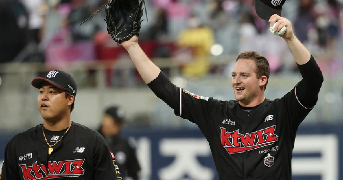 '9K 무실점' 벤자민이 미쳤다..박영현은 PS 최연소 SV 신기록[준PO2]