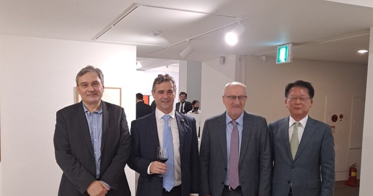 Hungarian Embassy showcases postwar artwork