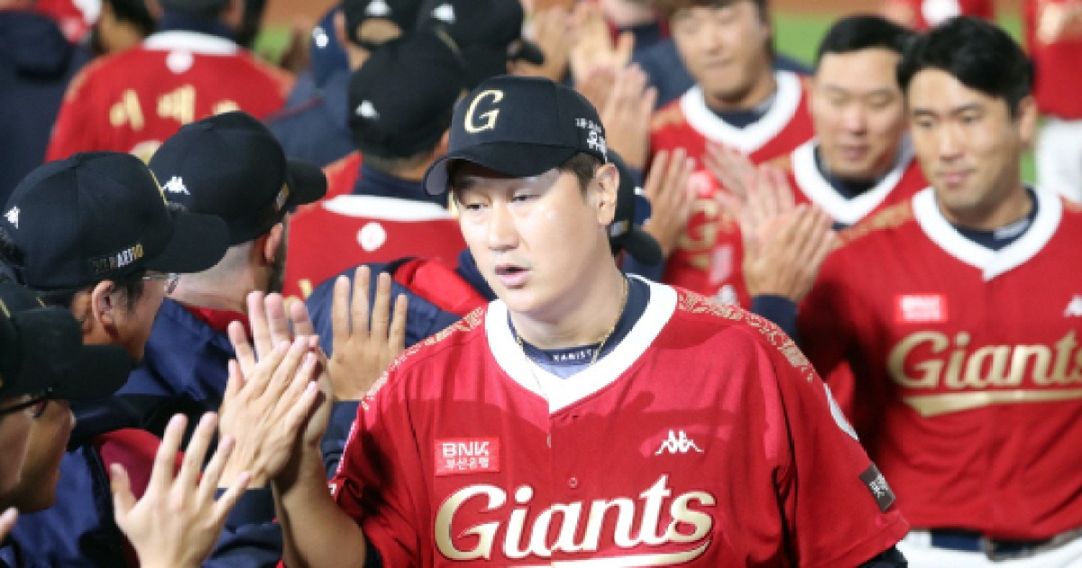 KBO, MLB 월드투어 출전 명단 확정..'은퇴' 이대호도 포함