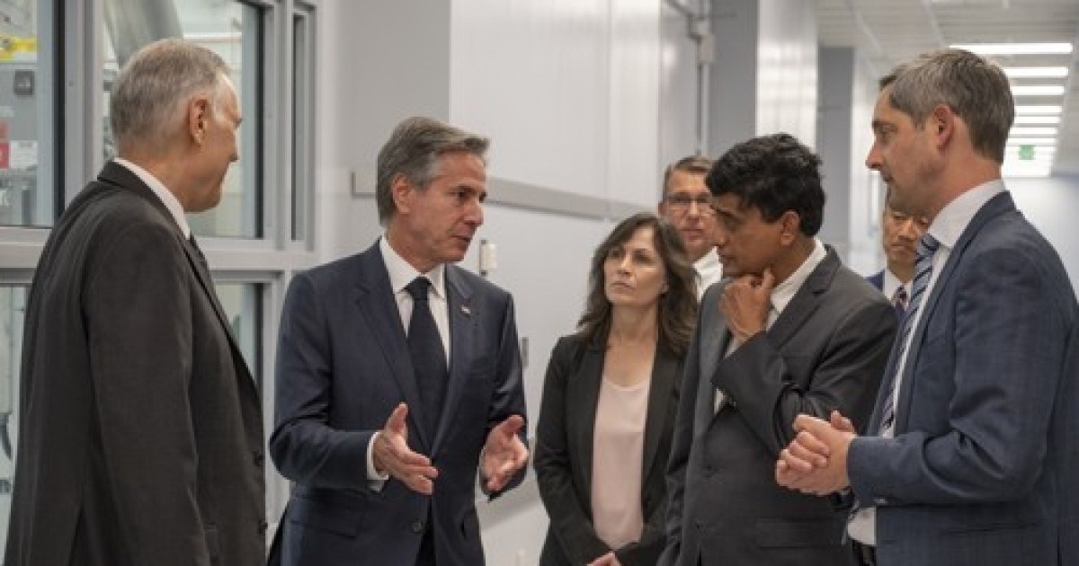 U.S. Secretary of State Antony Blinken tours Applied Materials ...