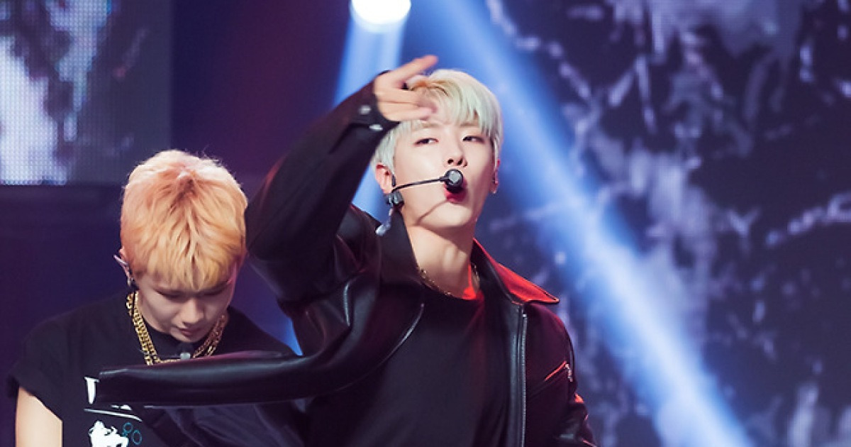 [bnt포토] DKZ 재찬 '오늘도 1위 가즈아'