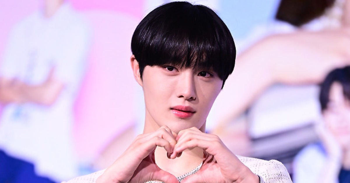 CIX 현석, 빠져드는 눈빛[포토엔HD]