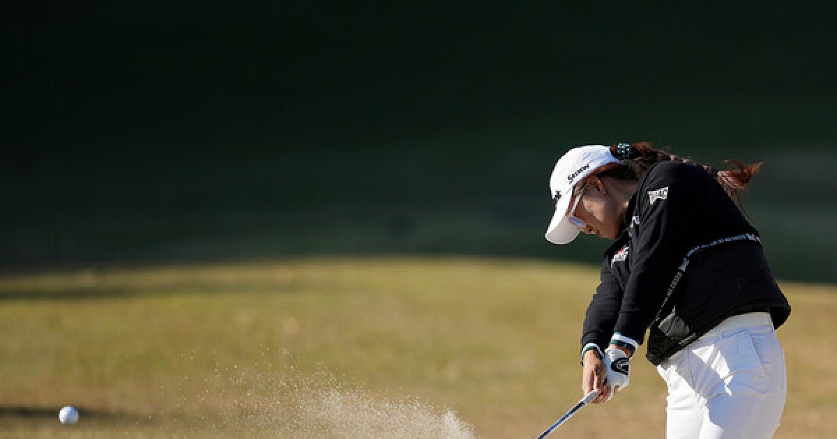 벙커에서 탈출하는 이민지 프로 [lpga Bmw 챔피언십]
