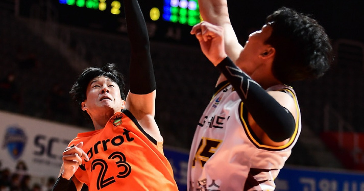 공도 제대로 못잡는 7억5천 사나이, 왕관의 무게를 견뎌라 [김 용의 KBL PUB]