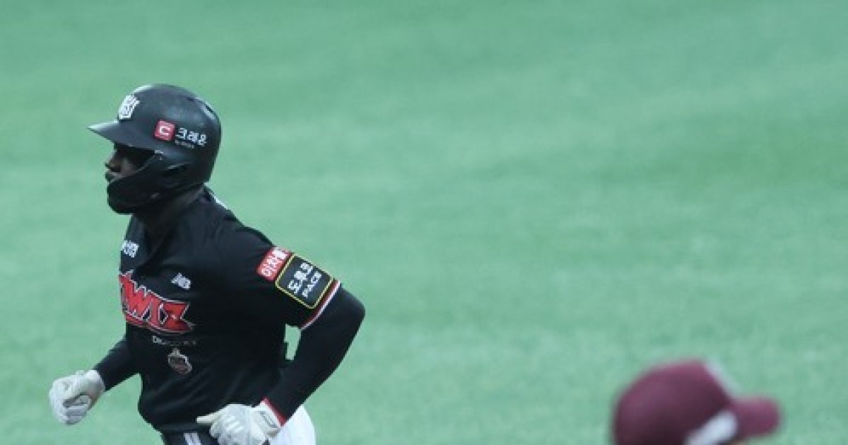 '안우진 新킬러' 알포드의 4안타 마법도 안 통했다.. kt의 씁쓸한 가을무대 퇴장[준PO5]