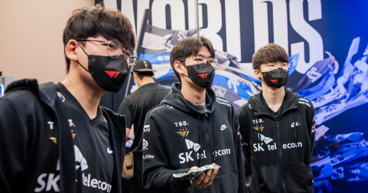 '구마유시+페이커 더블 캐리' T1, RNG에 대역전 2-0 리드..4강 '눈 앞' [롤드컵]