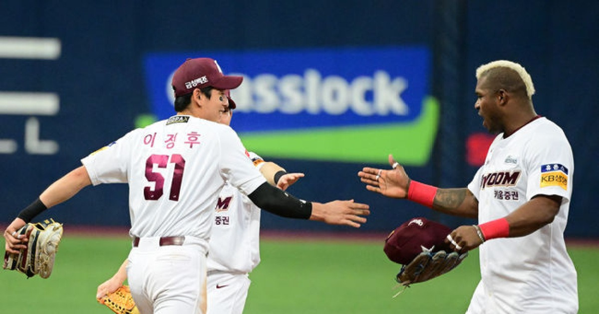 이정후 '웃고' 강백호 '울고', KBO 간판 타자, 5차전에서 희비 엇갈리다 [준PO5]