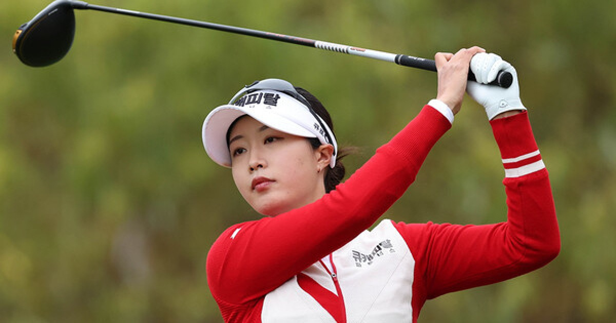 '난투에서 살아남은' 유효주, KLPGA 정규투어 104번째 출전만에 첫 우승 [KLPGA 위믹스 챔피언십]