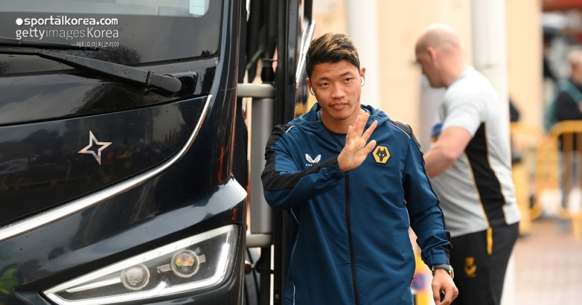 [EPL 13R] '염색도 했는데' 황희찬, 겨우 12분 출전..울버햄프턴은 0-4 완패