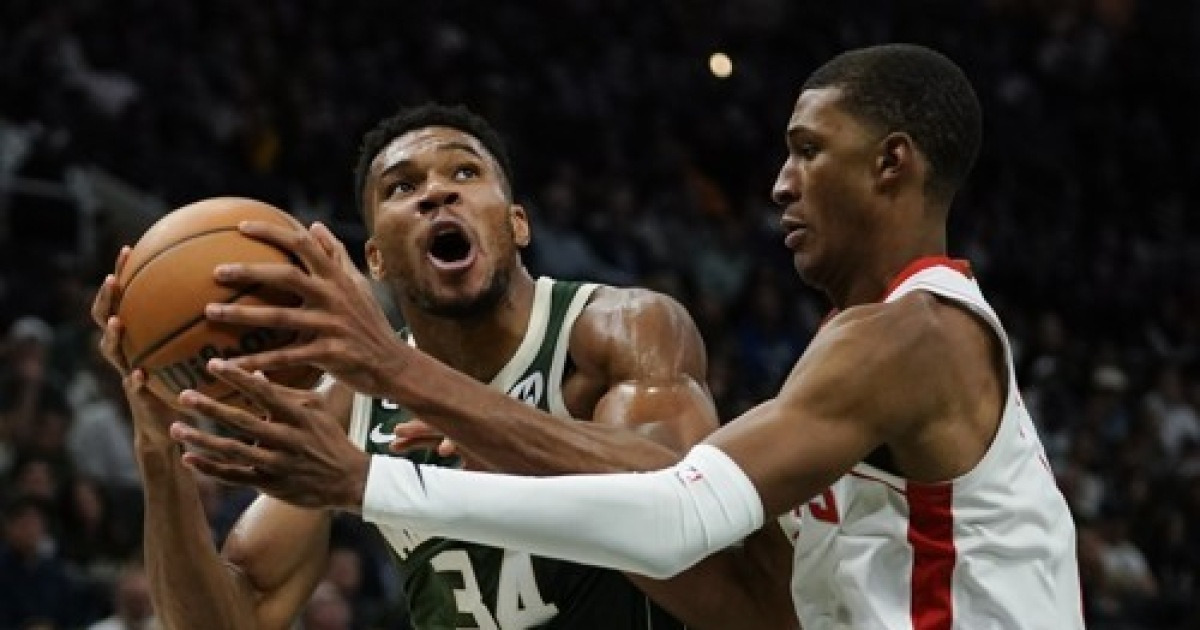 Rockets Bucks Basketball