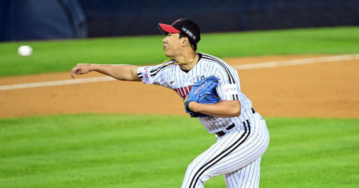 '정우영vs푸이그' 복수전 성공..LG 불펜 5명 물량공세 '삭제' [PO1]