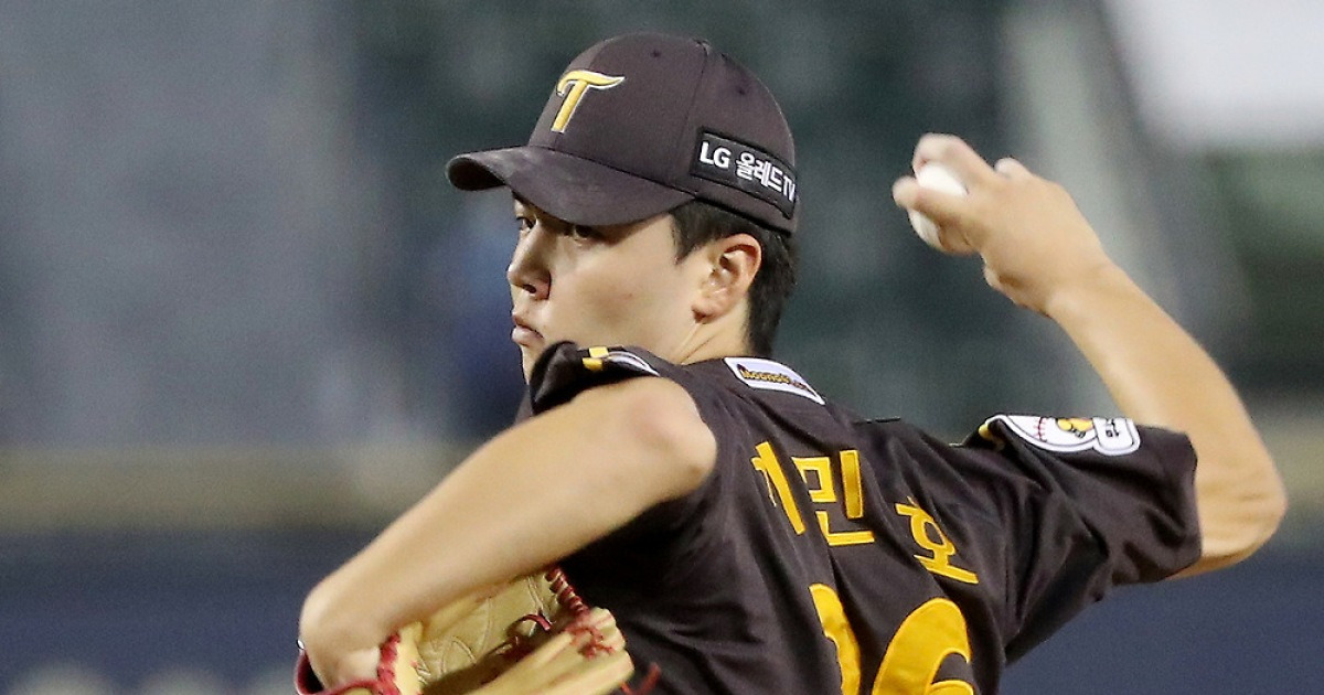 [PO] LG 이민호 "정규시즌 불만족, 마지막은 기분 좋게 끝내고파"