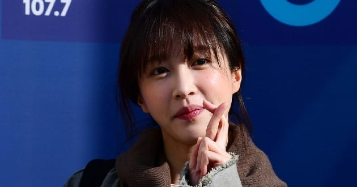 [TEN 포토] EXID 하니 '♥양재웅에게 보내는 하트?'