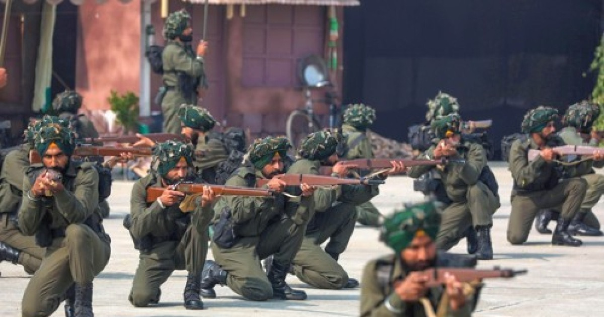 INDIA KASHMIR ARMY CELEBRATION