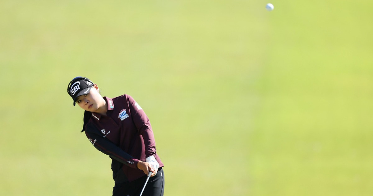 이소미·배소현, KLPGA SK네트웍스-서울경제 레이디스 클래식 2R 공동 선두