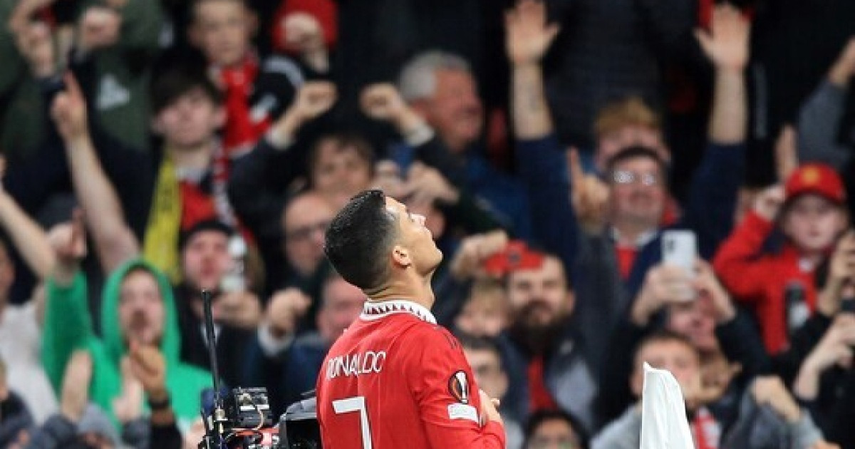 '나 돌아왔두' 호날두, 2군갔다 복귀골 작렬… UEL 16강PO 확정